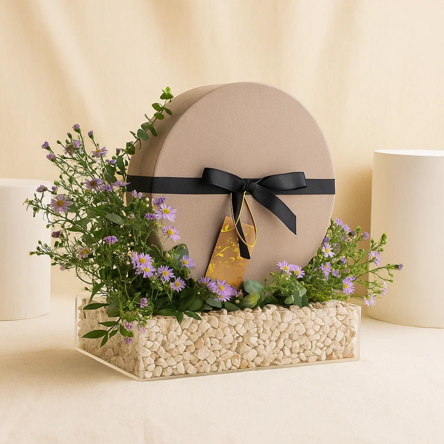 Buy AANI & DANI Chocolate n Aster Flower Tray Online in Saudi Arabia ...