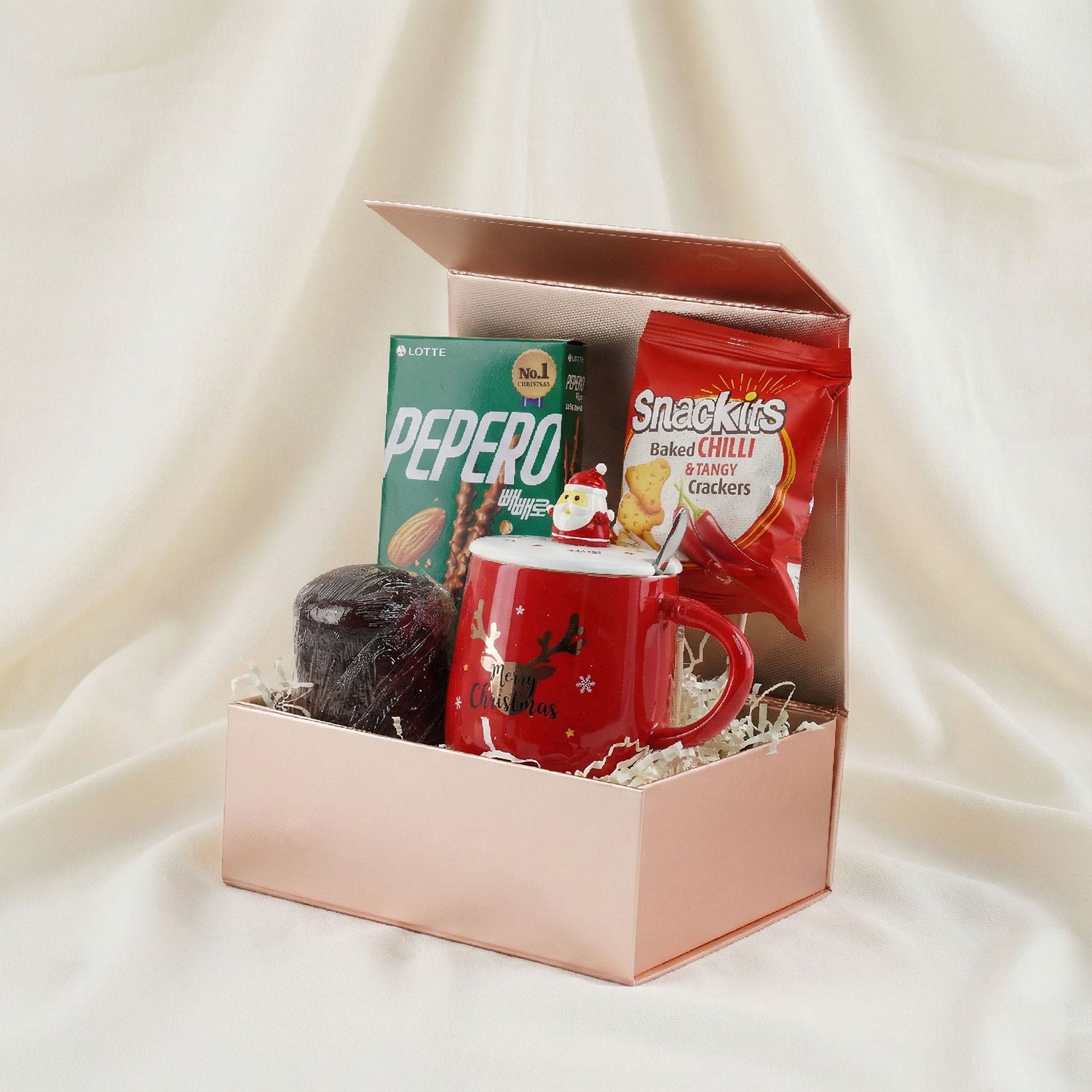 Buy Chocolate n Snack Season's Gift Online in Saudi Arabia - FNP SA