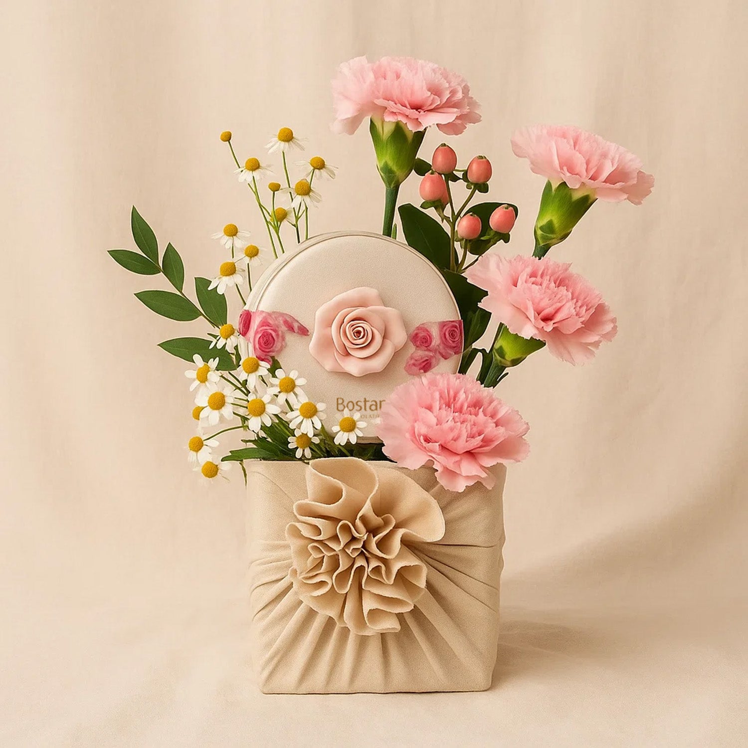 Buy Bostani Rose Box Flower Vase Online in Saudi Arabia - FNP SA